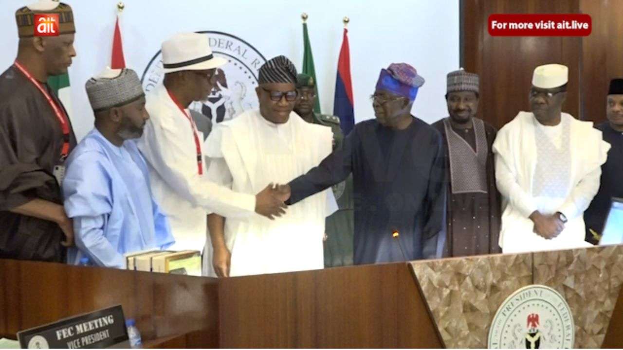 President Tinubu signs N70,000 Minimum Wage Bill into law | AIT LIVE