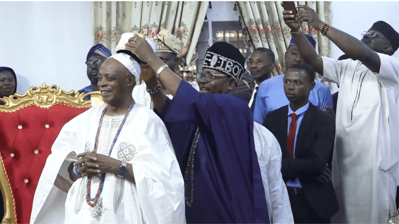 Former Oyo Governor, Rashidi Ladoja crowned Oba in Ibadan | AIT LIVE