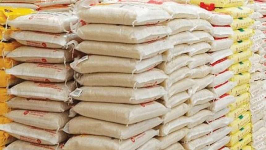 FG begins sale of N40,000 subsidised 50kg bag of rice | AIT LIVE